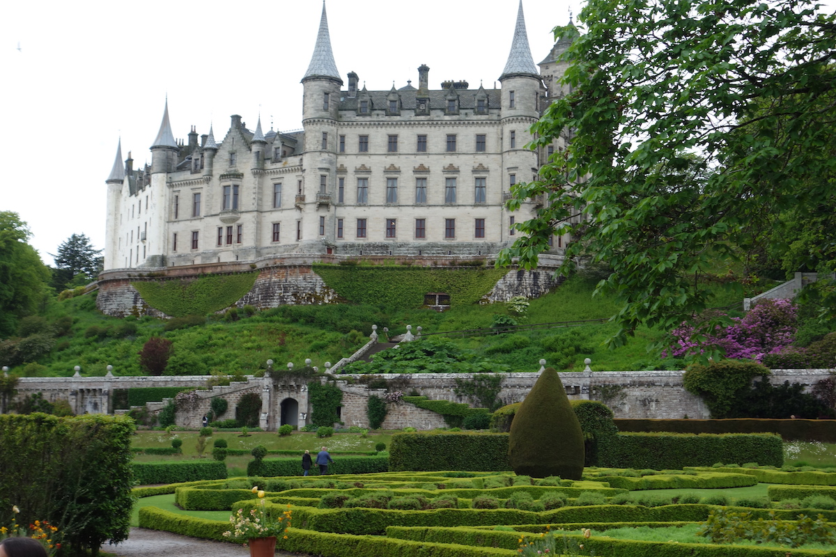 The Truth Behind the Rich Men of the World and Their Castles, Palaces ...